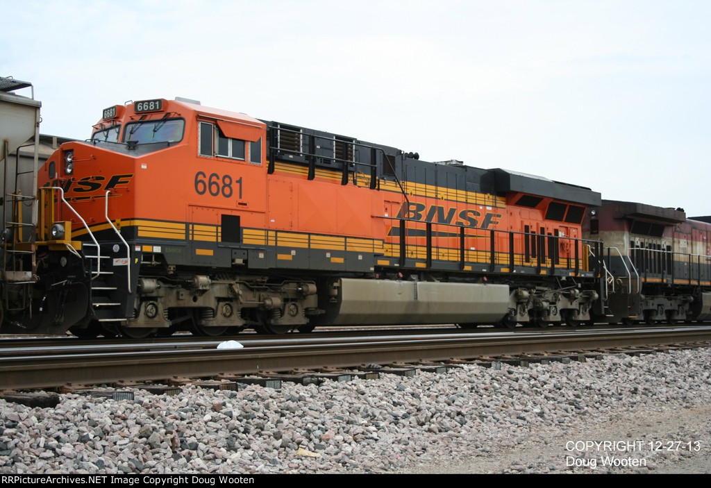 BNSF 6681